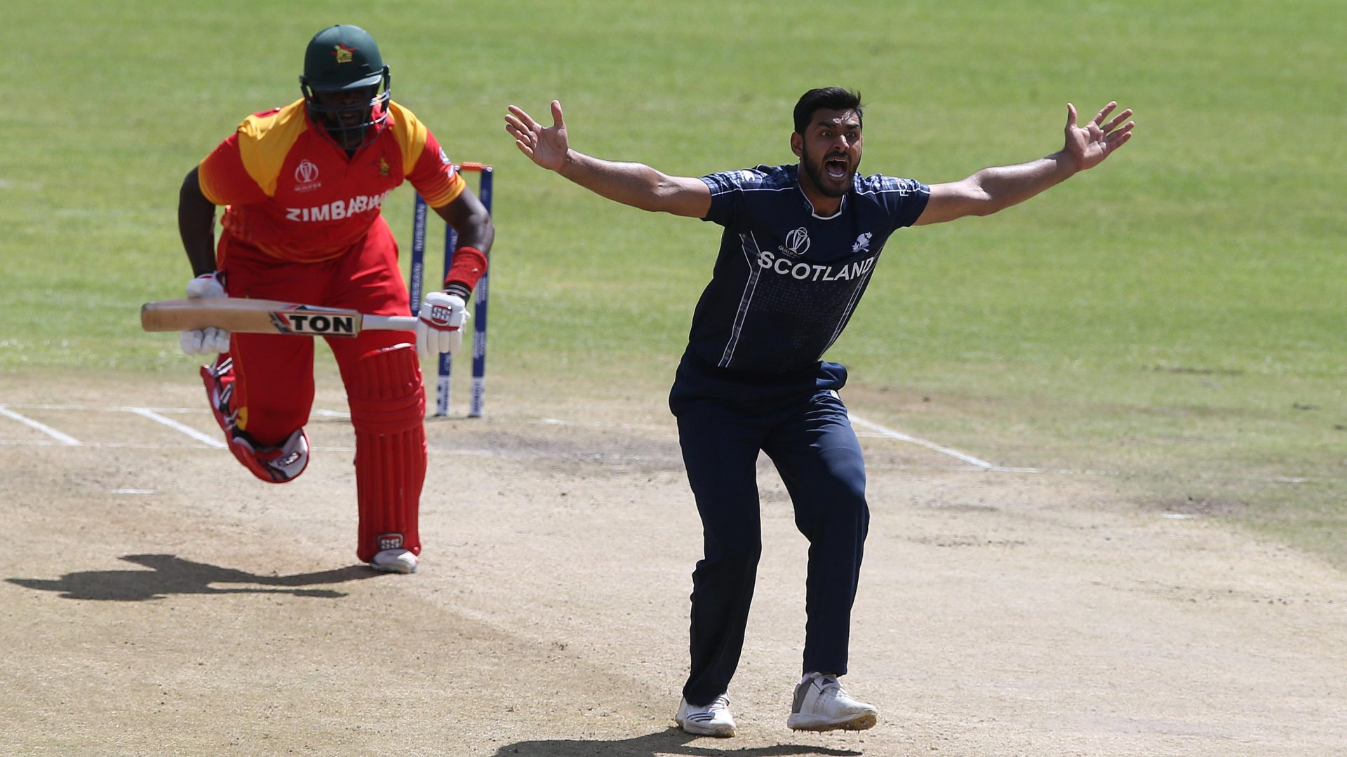 The slope of the playing field - FM v AM ODI matches - Emerging Cricket
